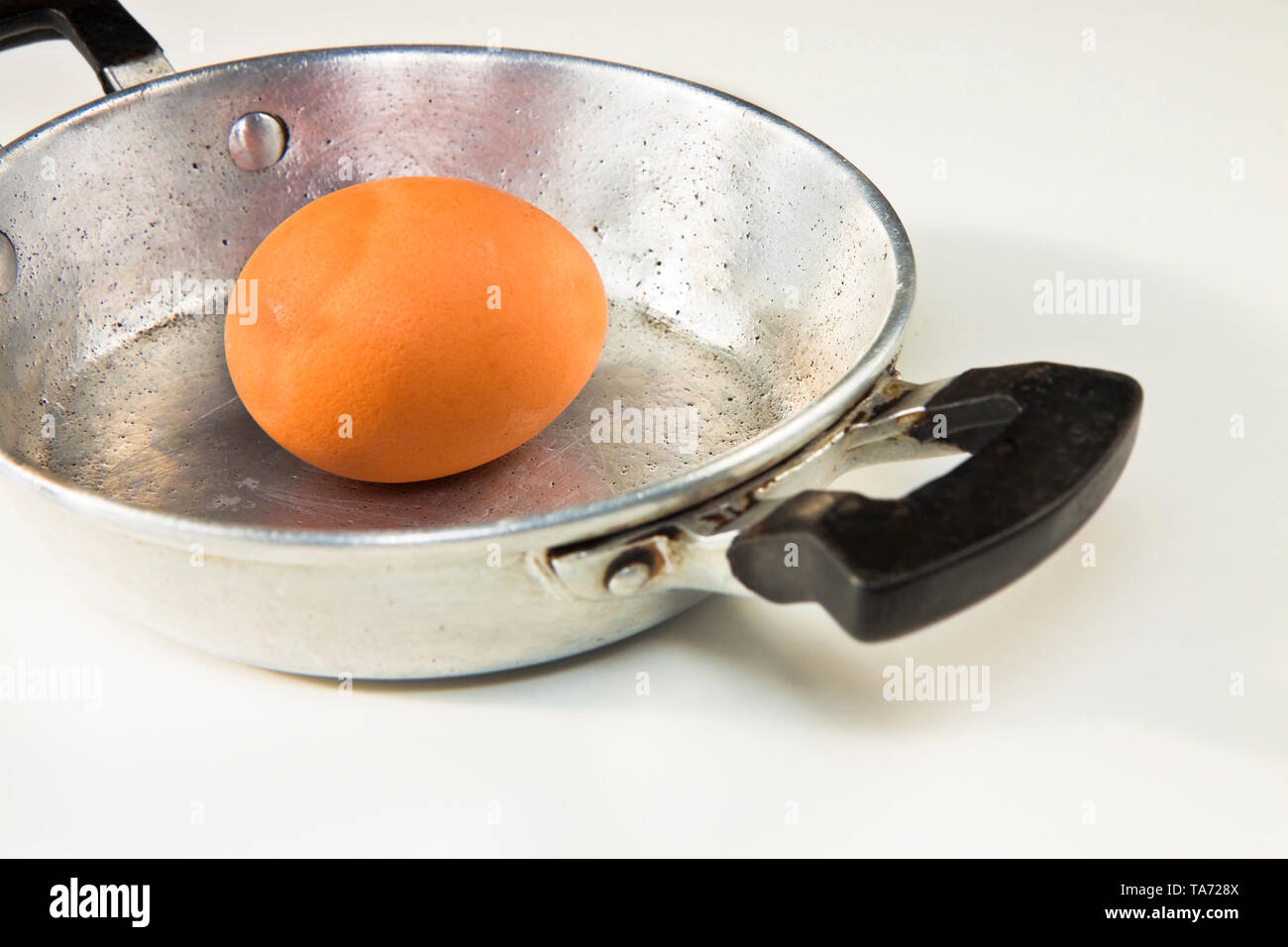 Aluminum shell hi-res stock photography and images - Alamy