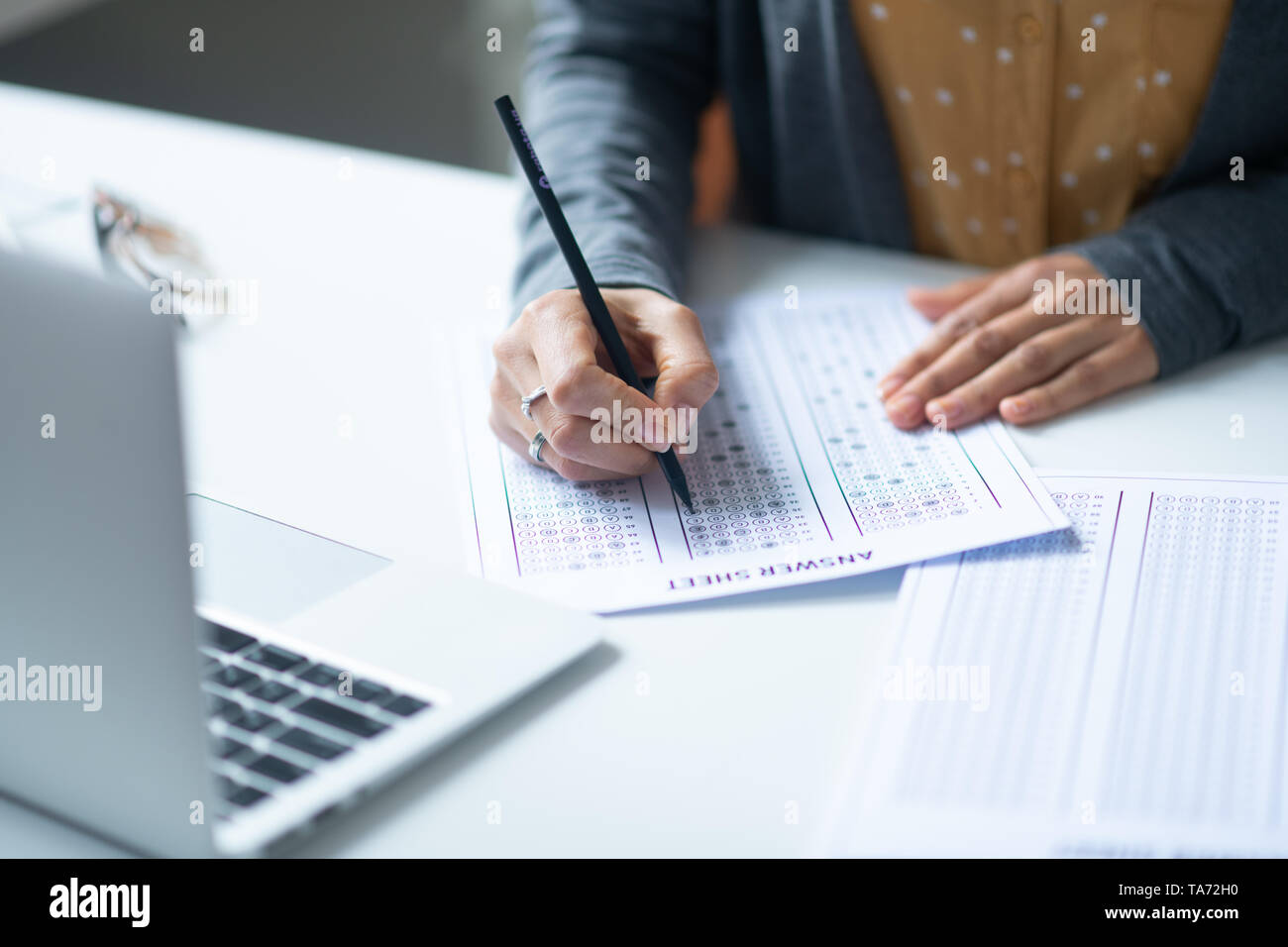 Check sheet hi-res stock photography and images - Alamy