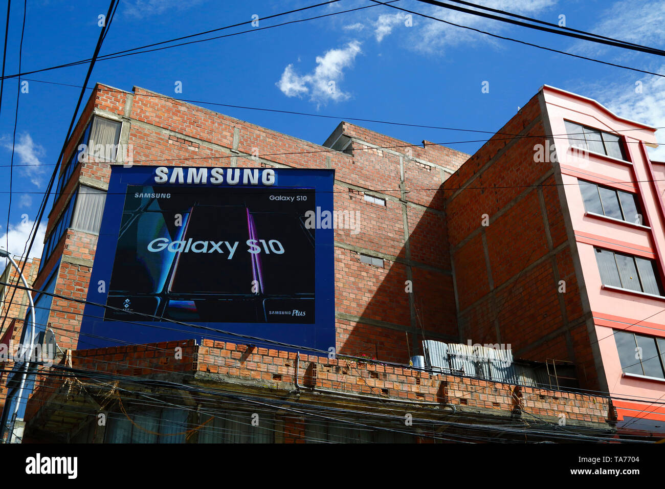 Samsung advertisement hi-res stock photography and images - Alamy
