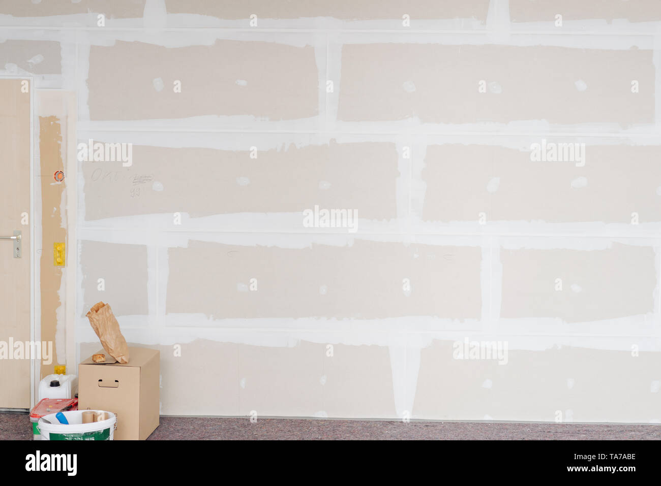 Unpainted house hi-res stock photography and images - Alamy