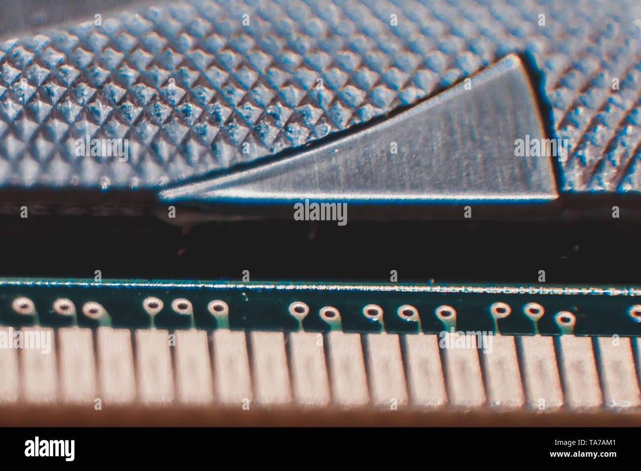 Gold connector pins hi-res stock photography and images - Alamy