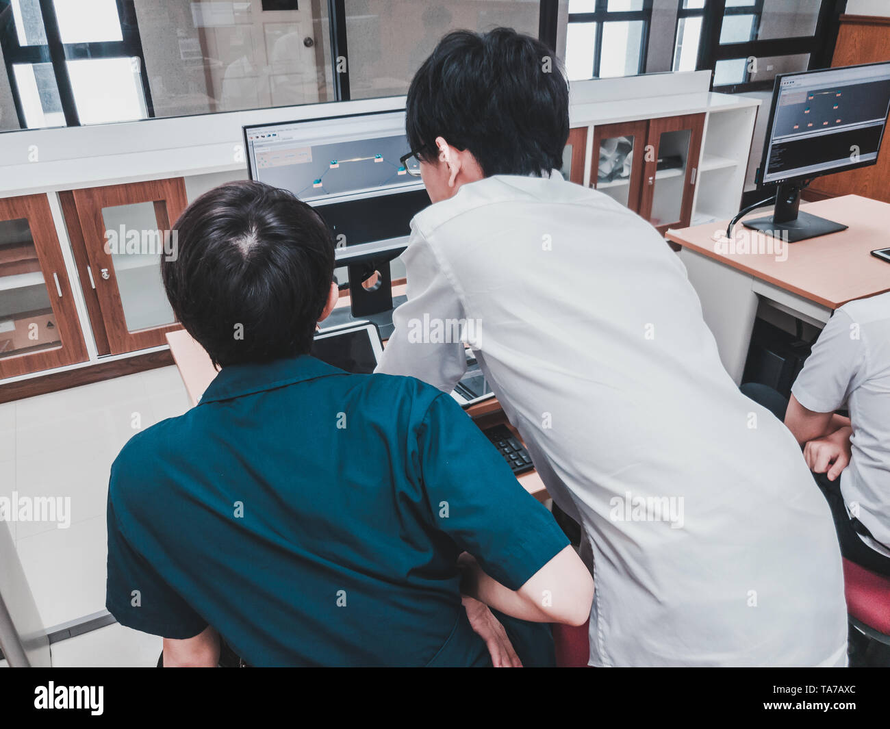 Engineering students computer lab hi-res stock photography and images ...