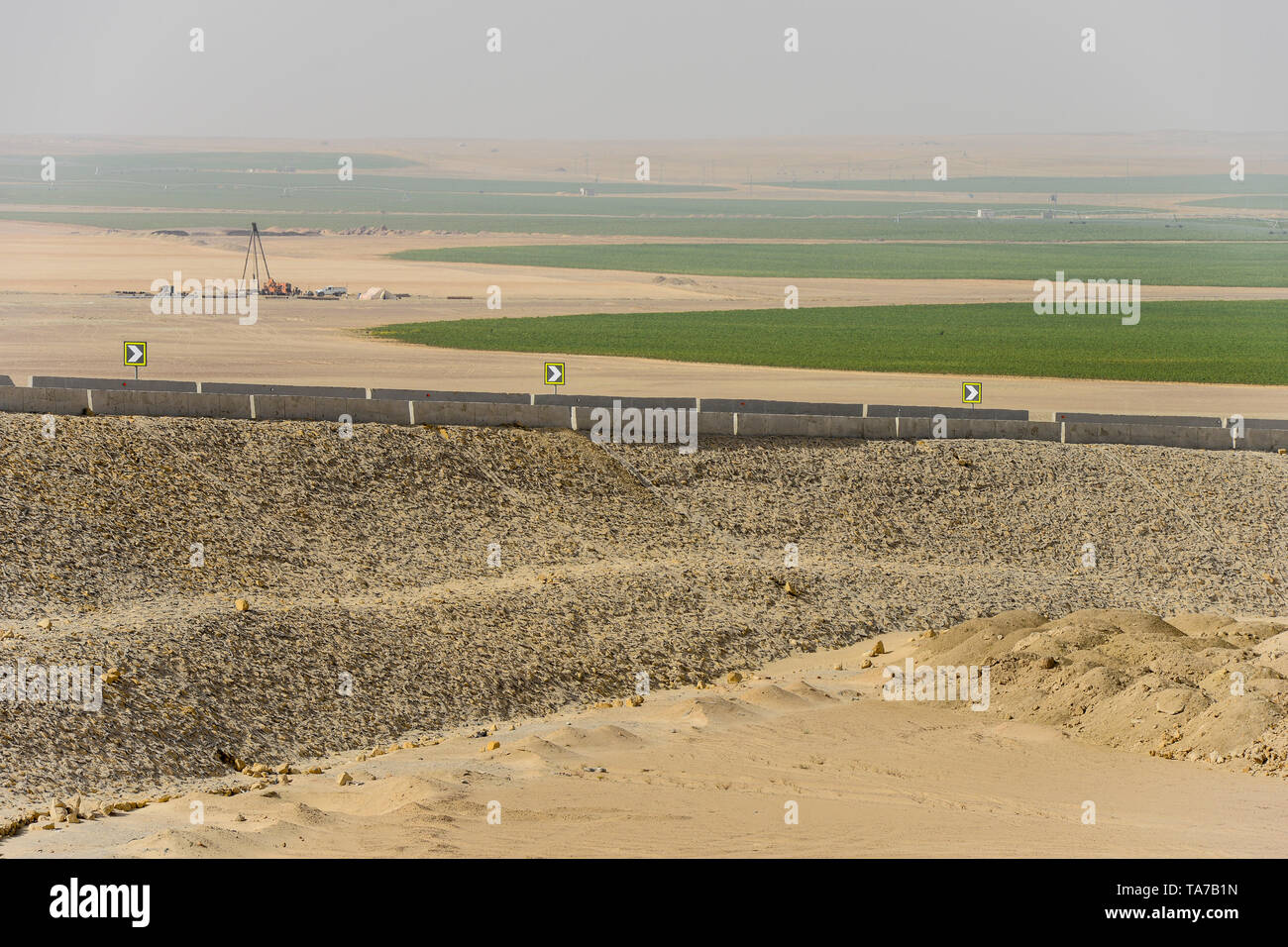 Central pivot irrigation in egypt hi-res stock photography and images ...