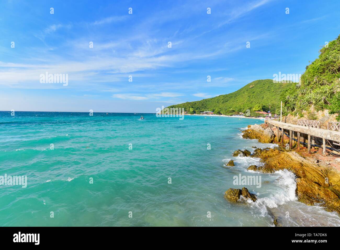 Scenery of Tien Beach on Tropical Island of Koh Larn in Pattaya Stock ...