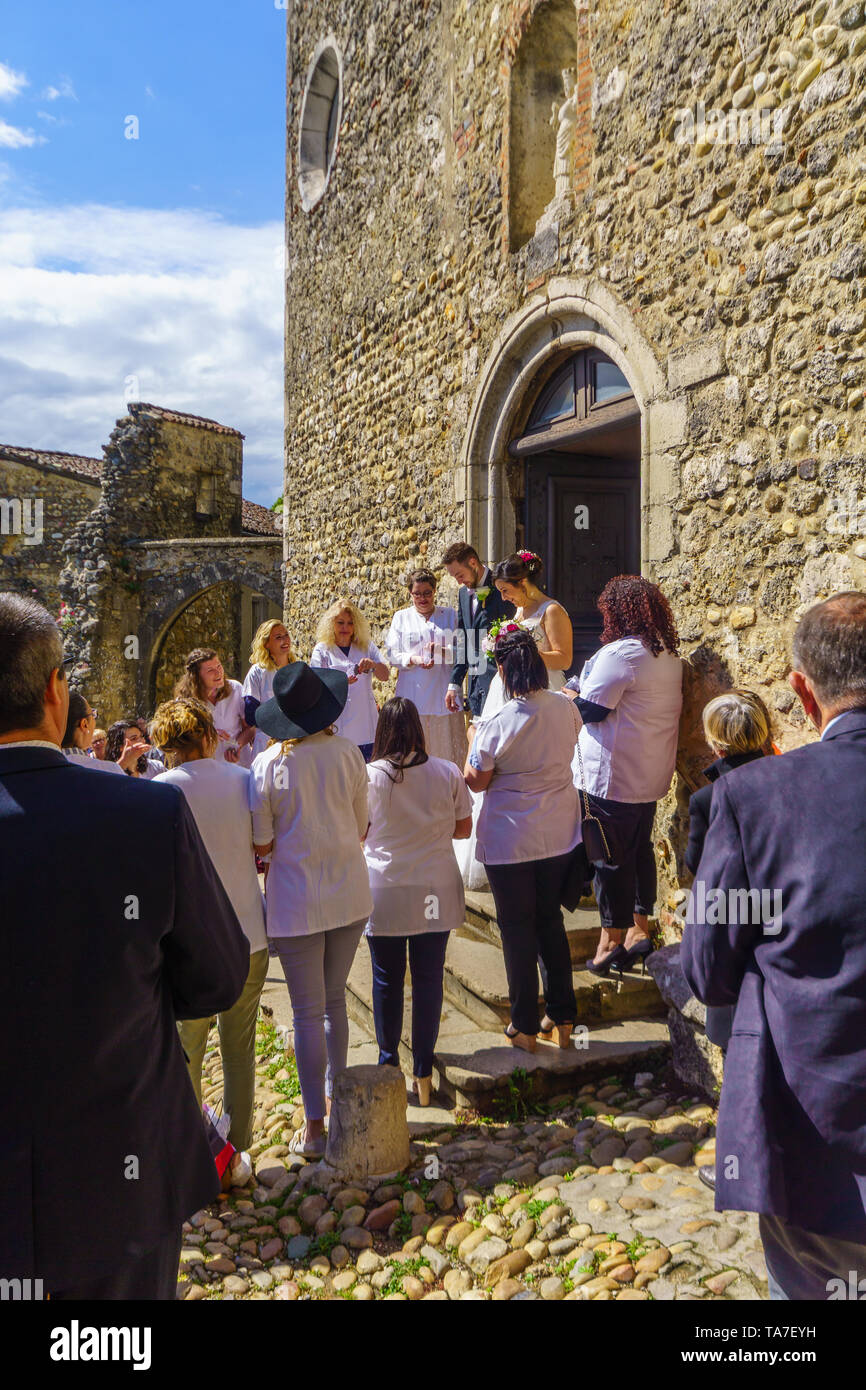 Street scene in perouges hi-res stock photography and images - Alamy
