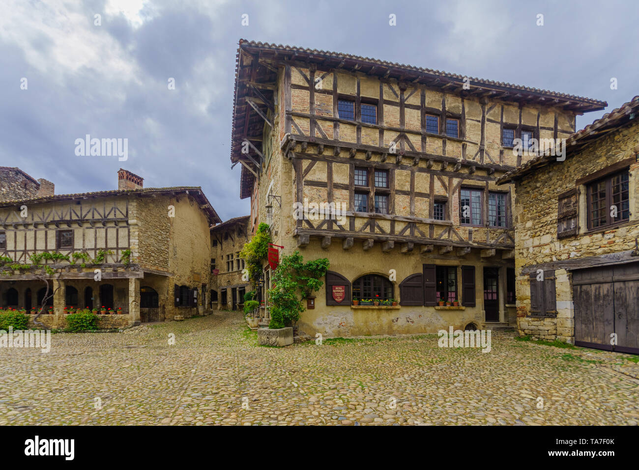 Perouges france hi-res stock photography and images - Alamy
