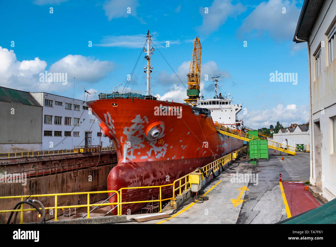Fixing a ship hi-res stock photography and images - Alamy