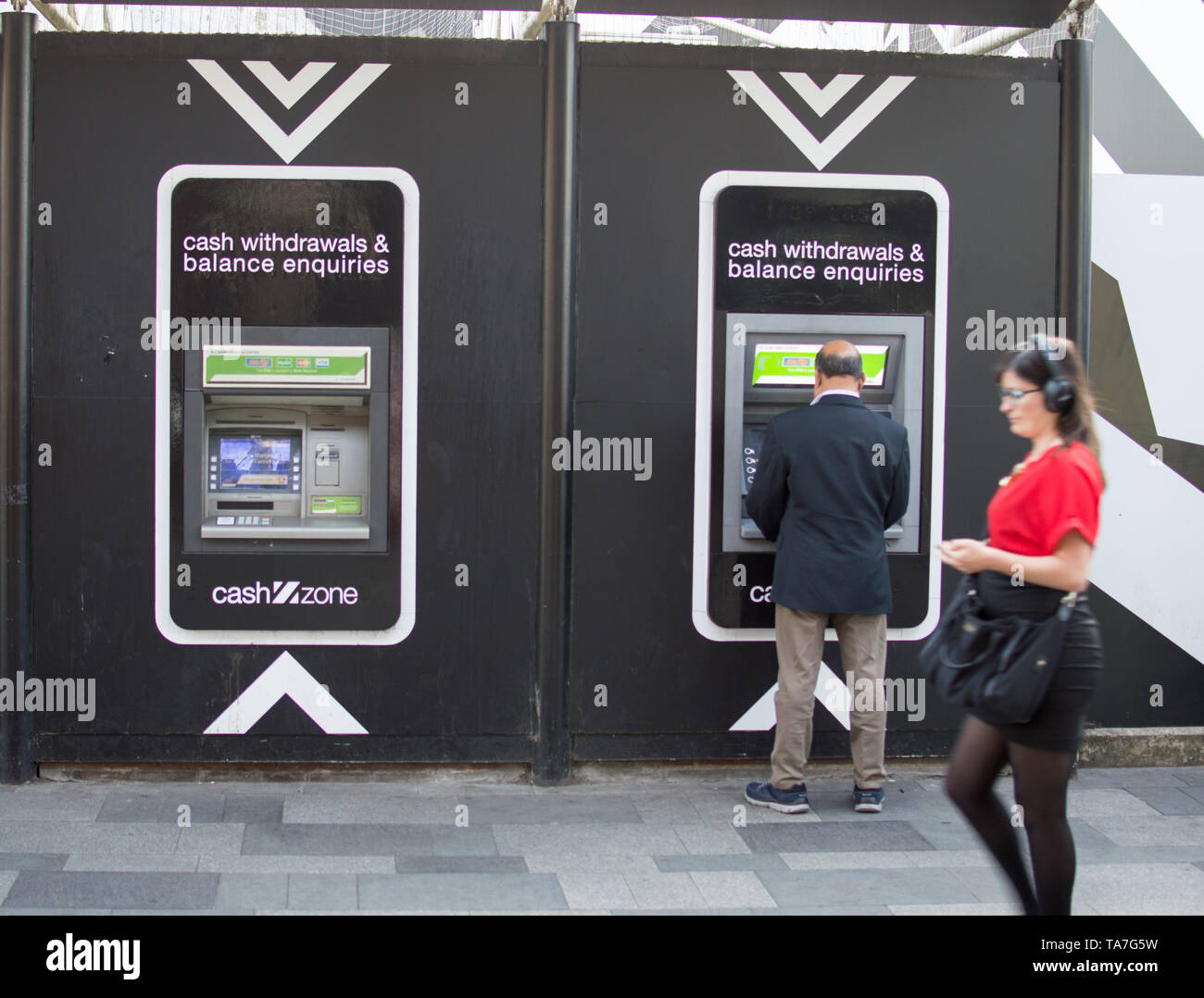 Cash zone hi-res stock photography and images - Alamy