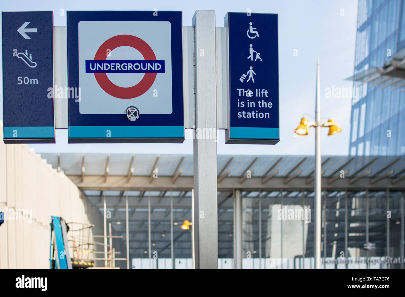 Signboard london underground station hi-res stock photography and ...