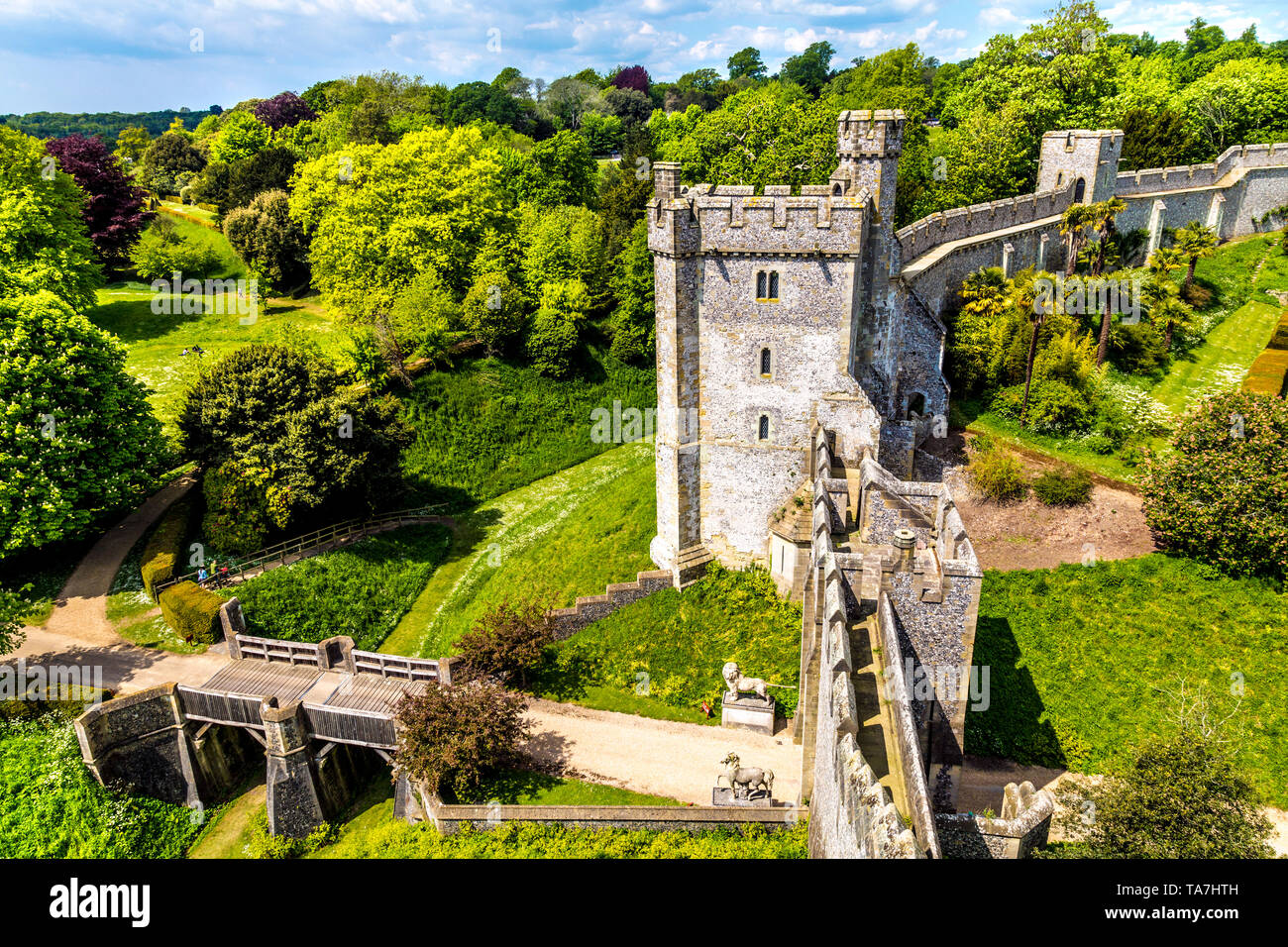 Curtain wall castle hi-res stock photography and images - Alamy