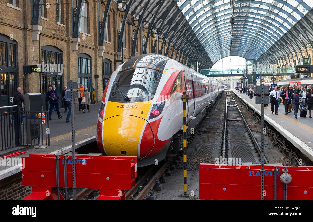 New red cross carriage hi-res stock photography and images - Alamy