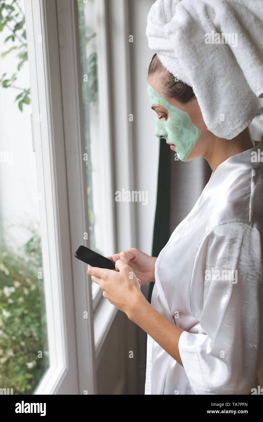 Mobile phone mask hi-res stock photography and images - Alamy