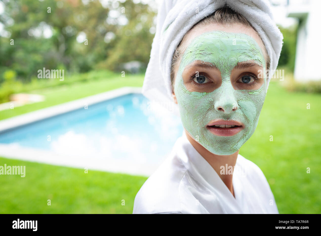 Poolside hi-res stock photography and images - Alamy