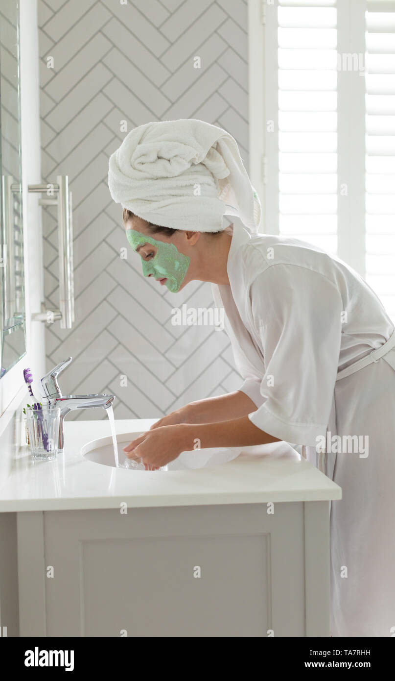 Washing mask hi-res stock photography and images - Alamy