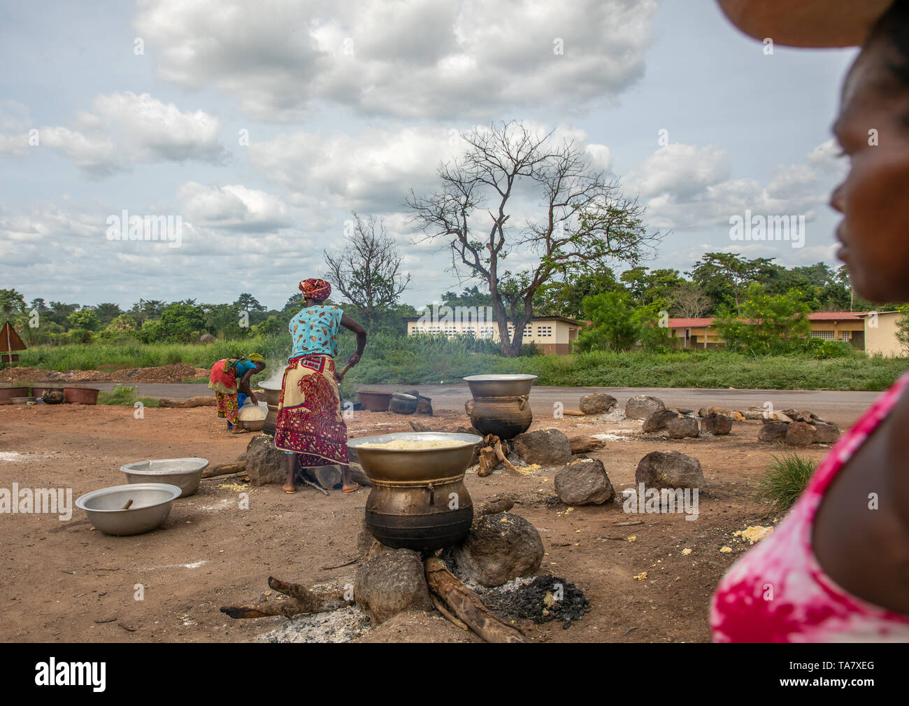 African women cooking attiéké, Région des Lacs, Sakiare, Ivory Coast ...