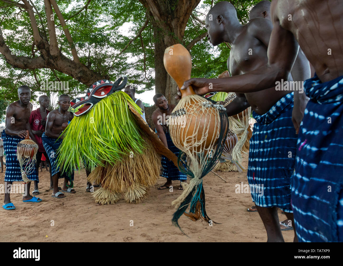 Baule tribe hi-res stock photography and images - Alamy