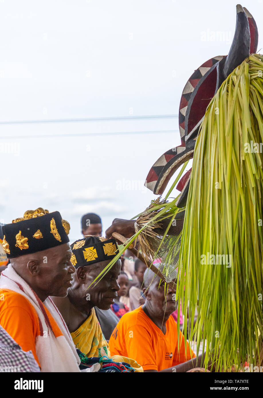 Goli sacred mask saluting tribal chiefs in Baoule tribe, Région des ...