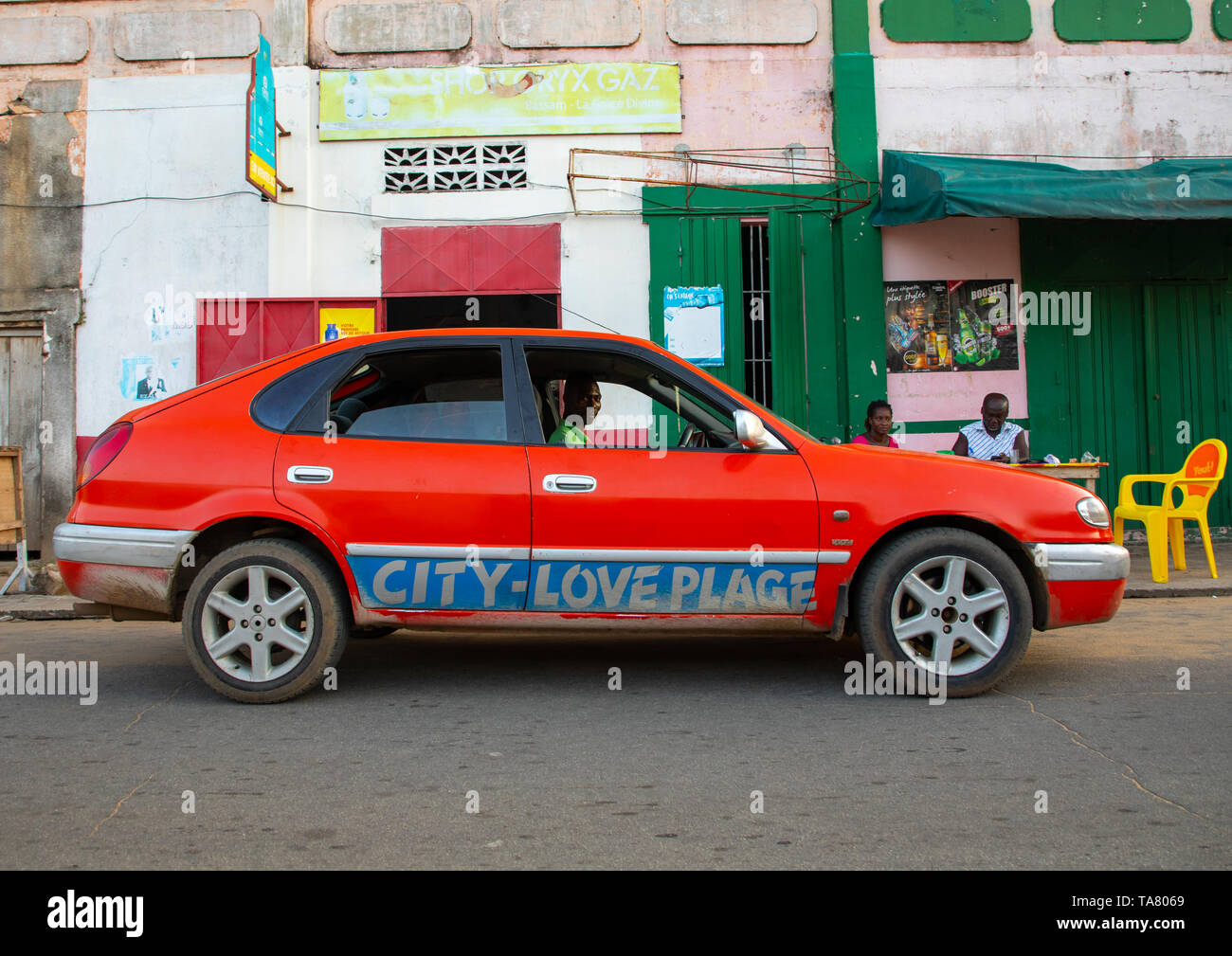 Slogan and taxi hi-res stock photography and images - Alamy