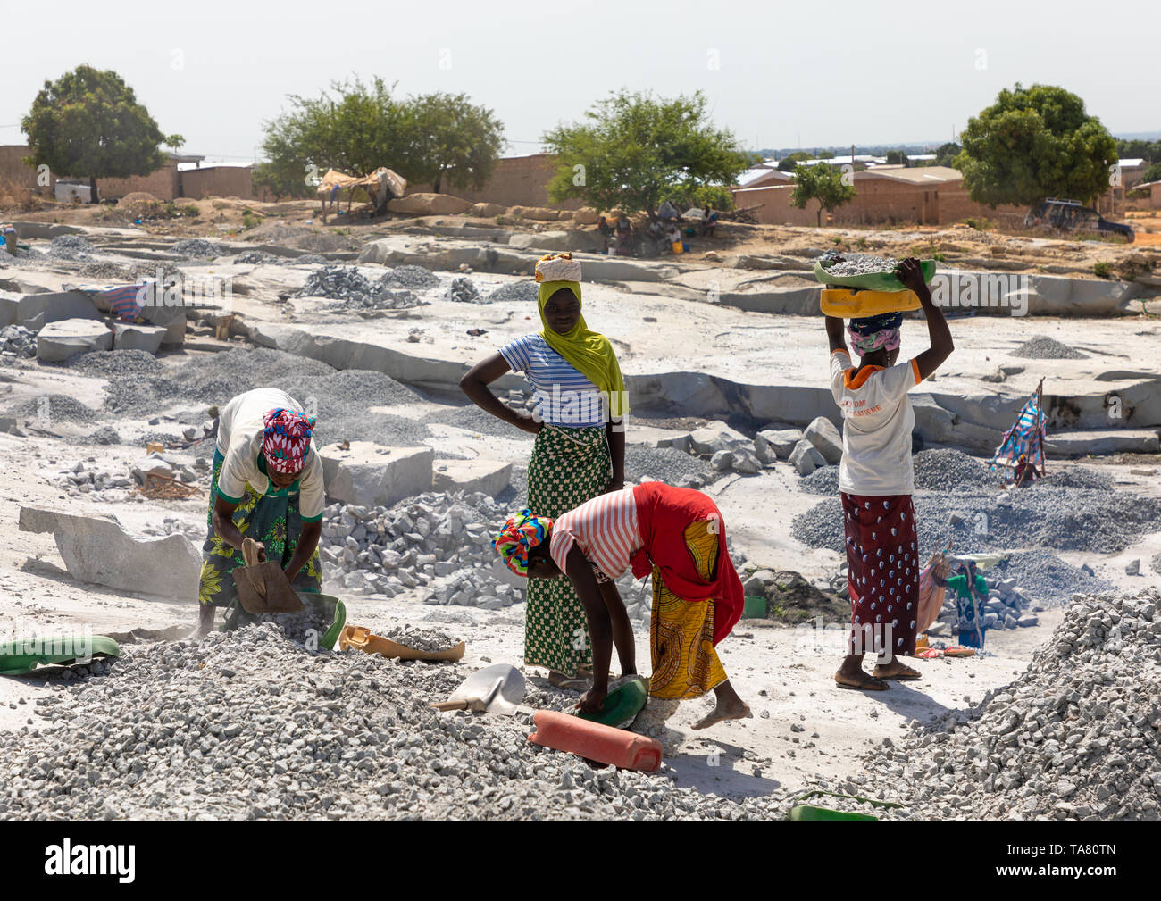 Working quarry hi-res stock photography and images - Alamy