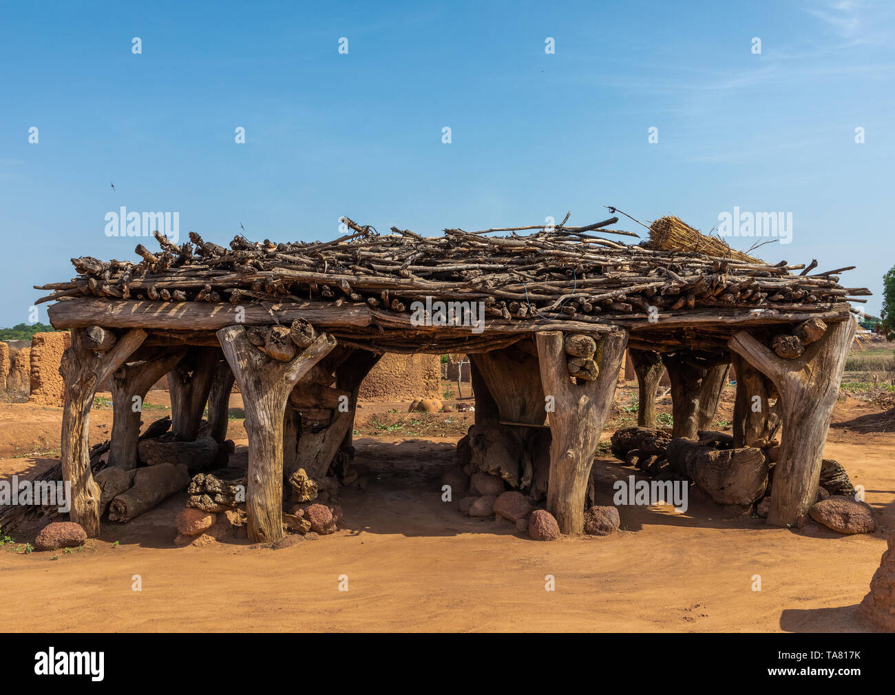 Palaver hut hi-res stock photography and images - Alamy