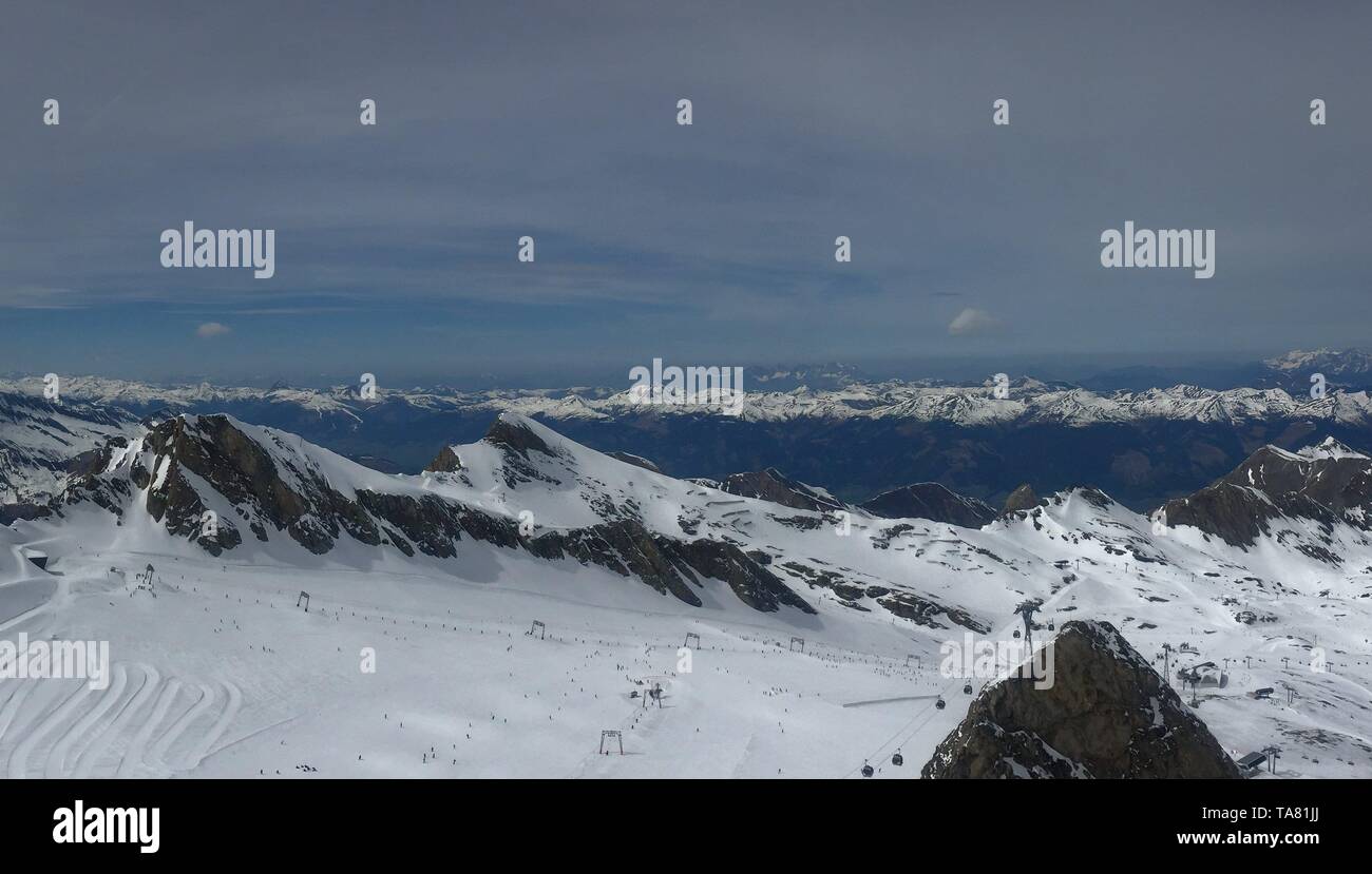 Overview of Austrian ski resort in the Alps of Austria Stock Photo - Alamy