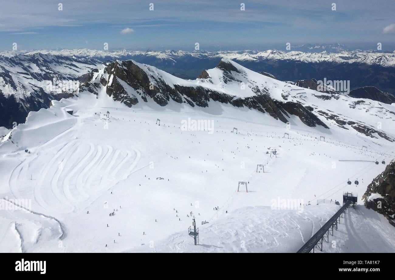 Overview of Austrian ski resort in the Alps of Austria Stock Photo - Alamy