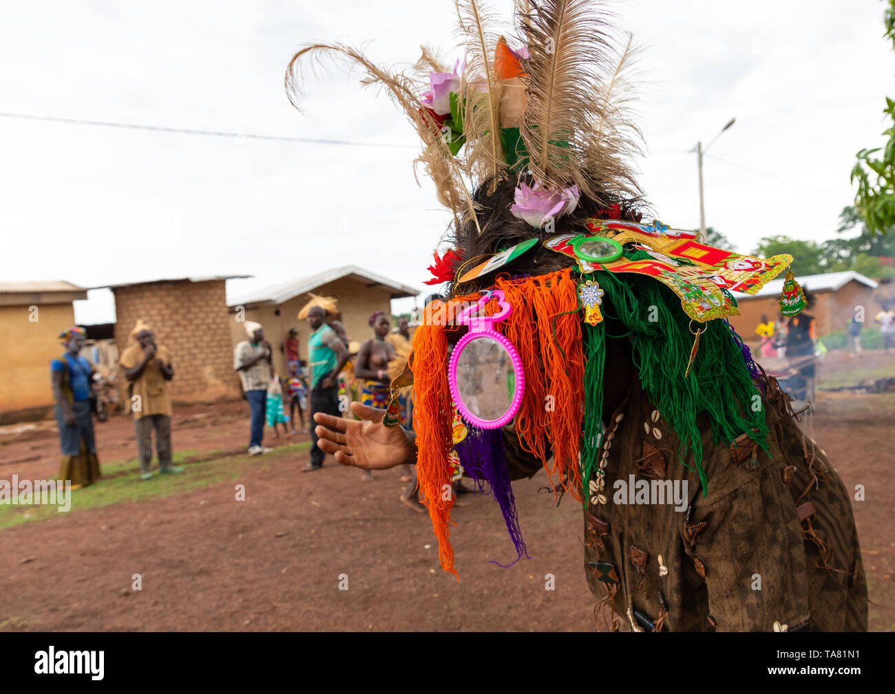 African tribal chief hi-res stock photography and images - Alamy