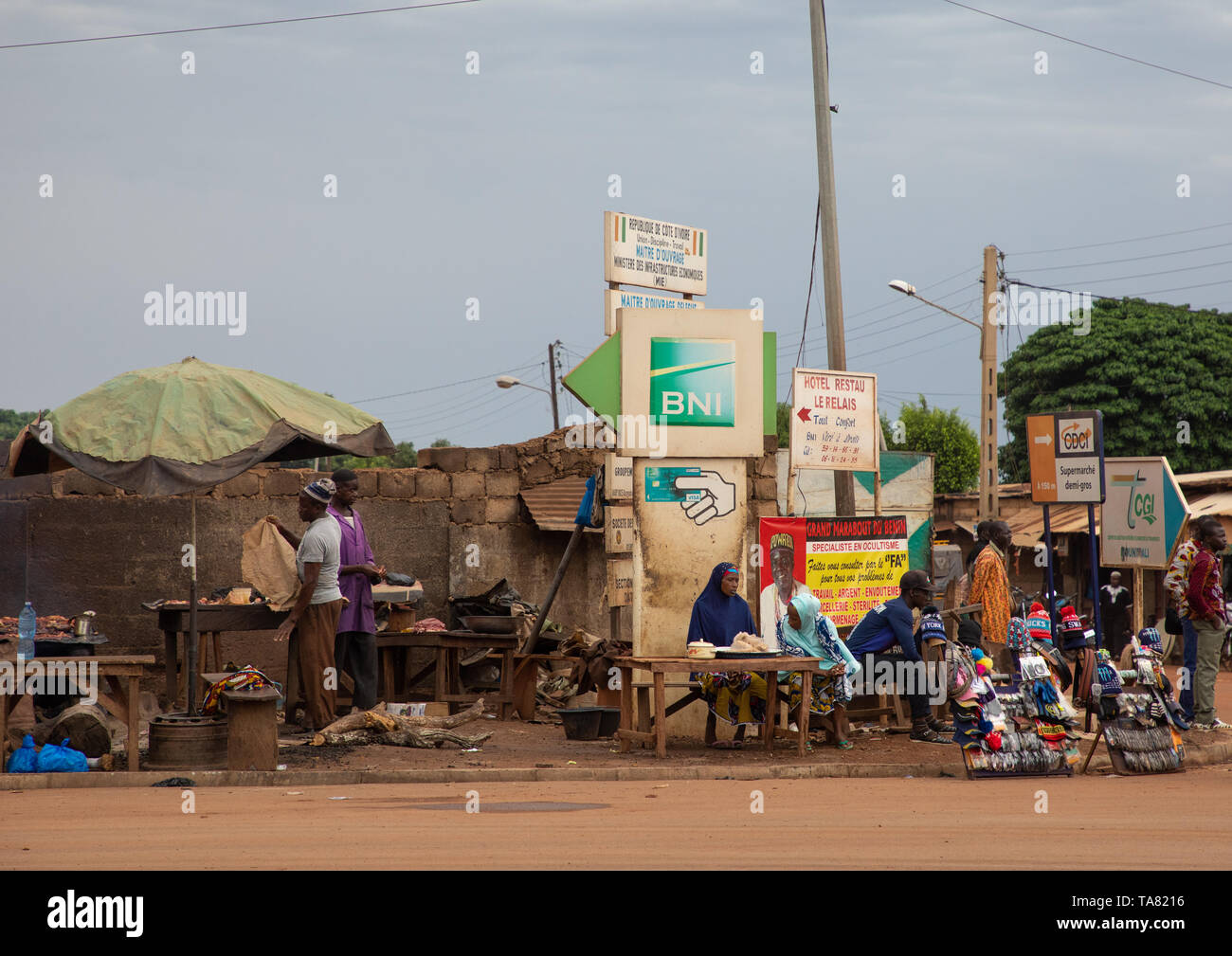 Ivory coast people street hi-res stock photography and images - Alamy