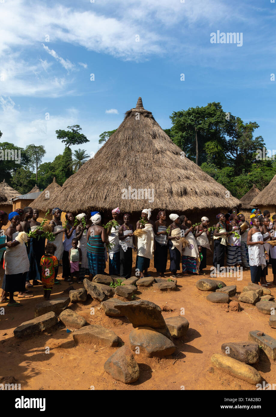 African tribal women hi-res stock photography and images - Alamy