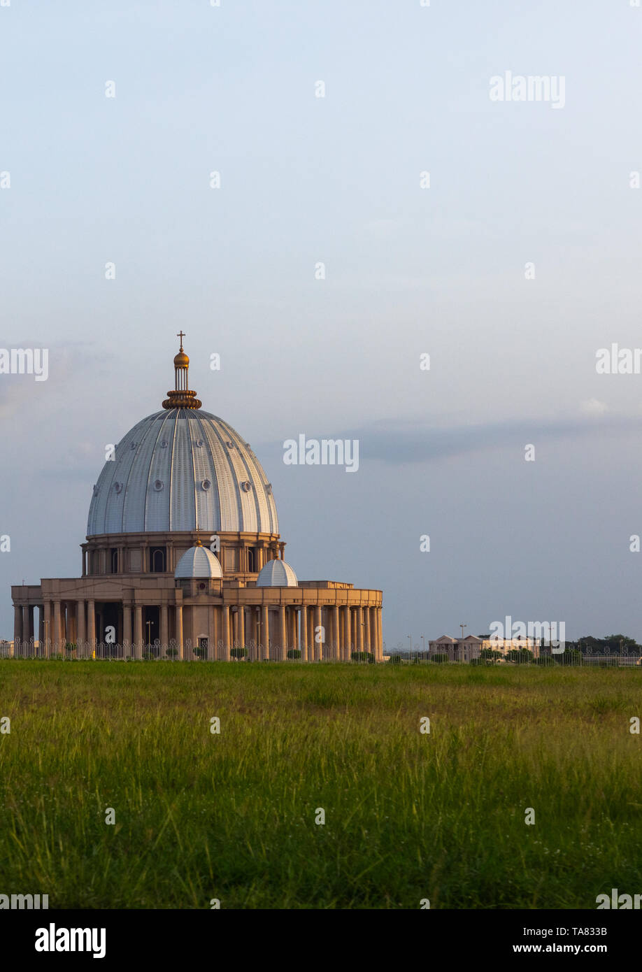 Our lady of peace basilica christian cathedral built by Félix Houphouët-Boigny, Région des Lacs ...