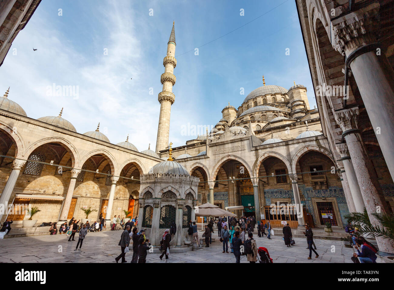 Yeni Cami (New Mosque), Istanbul, Turkey Stock Photo - Alamy