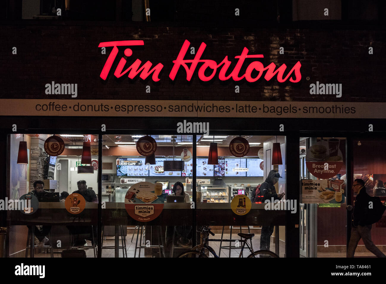 Tim hortons logo hi-res stock photography and images - Alamy