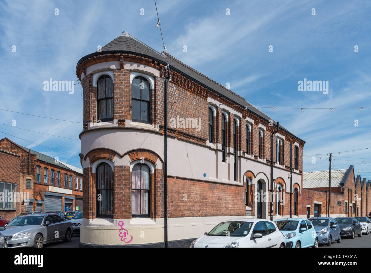 Wedge shaped buildings hi-res stock photography and images - Alamy