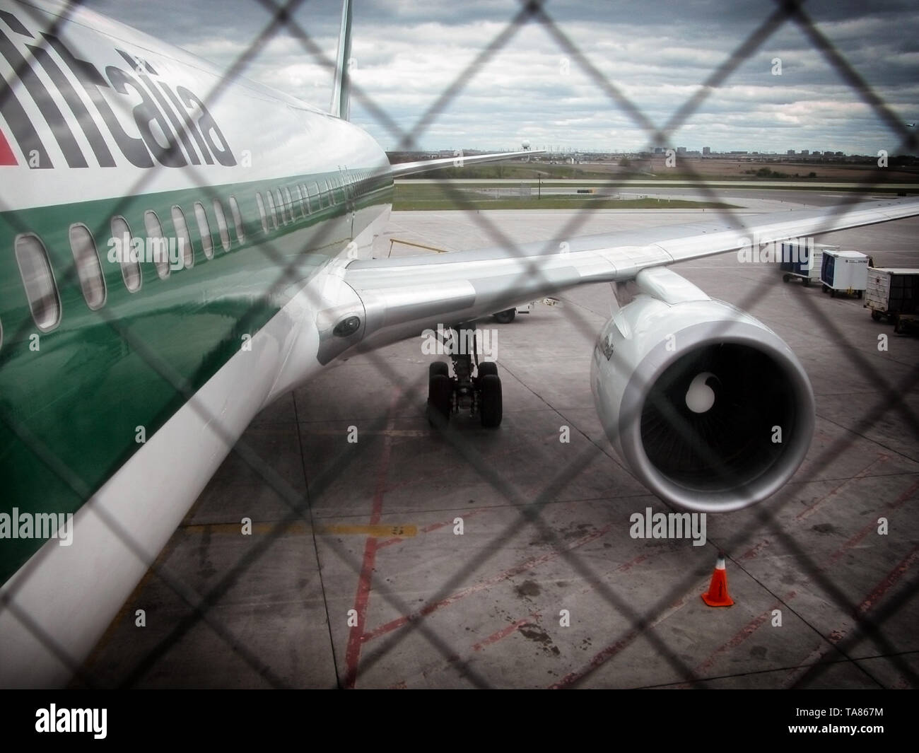 Airplane Boeing 767 on boarding Stock Photo - Alamy