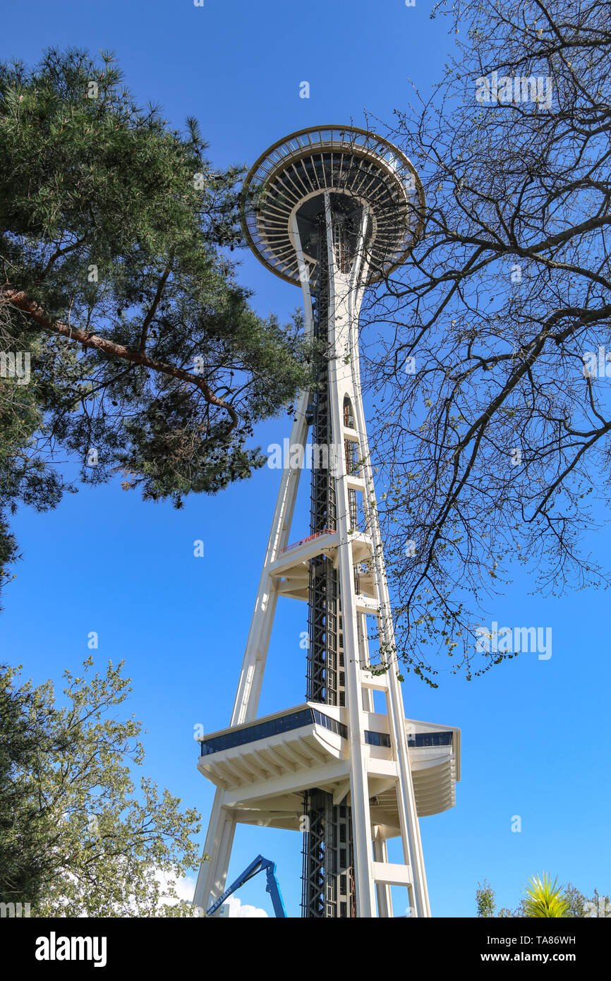 Seattle space needle observation deck hi-res stock photography and ...