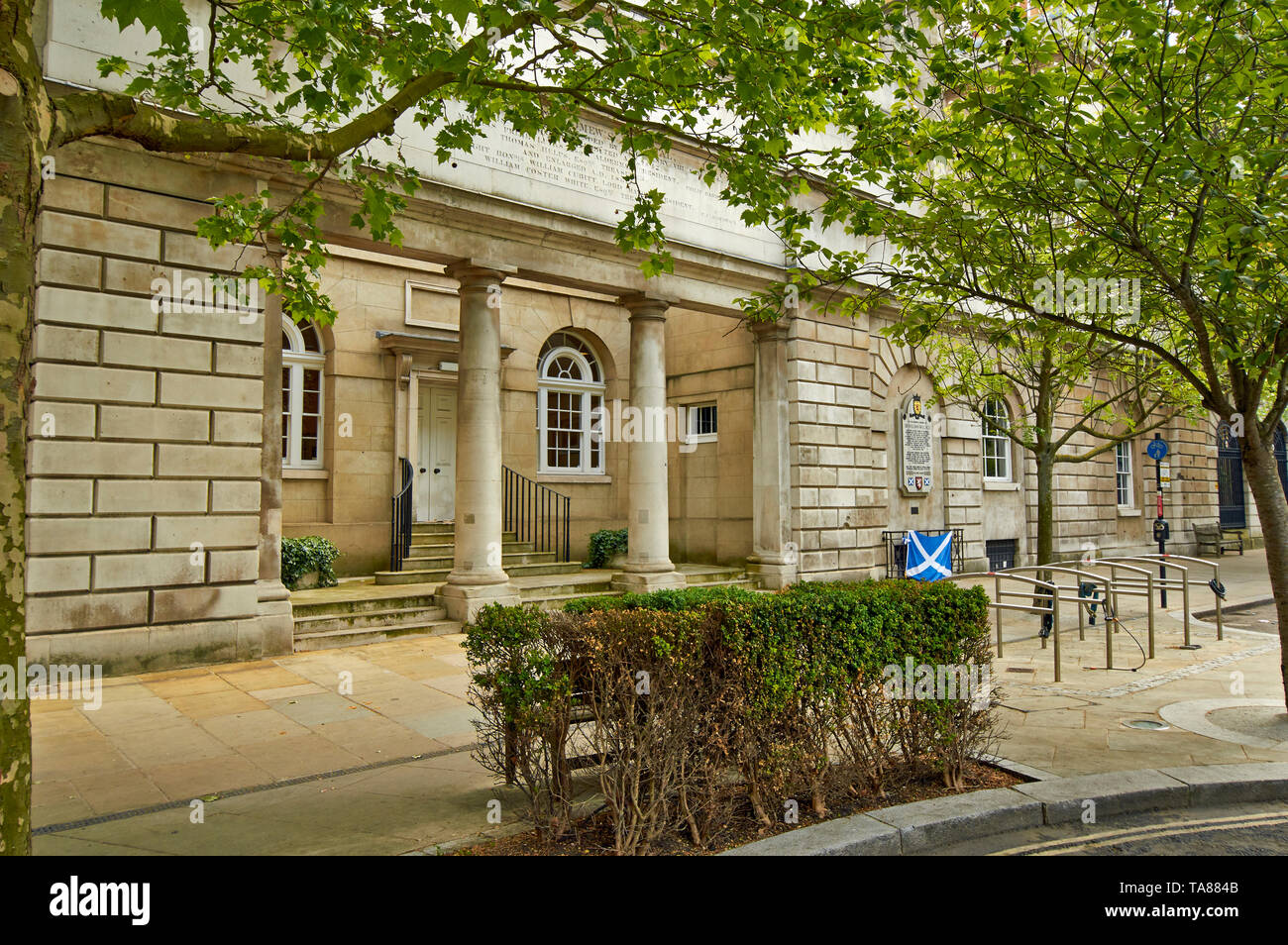 King henry viii gate hi-res stock photography and images - Alamy