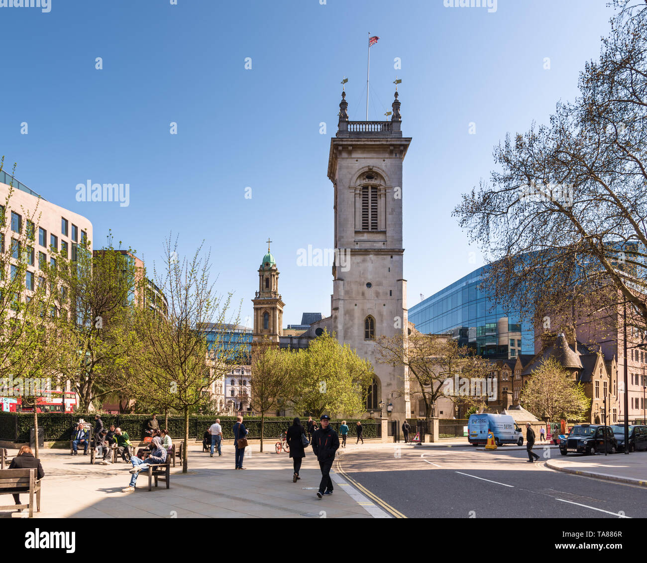 St andrews holborn hi-res stock photography and images - Alamy