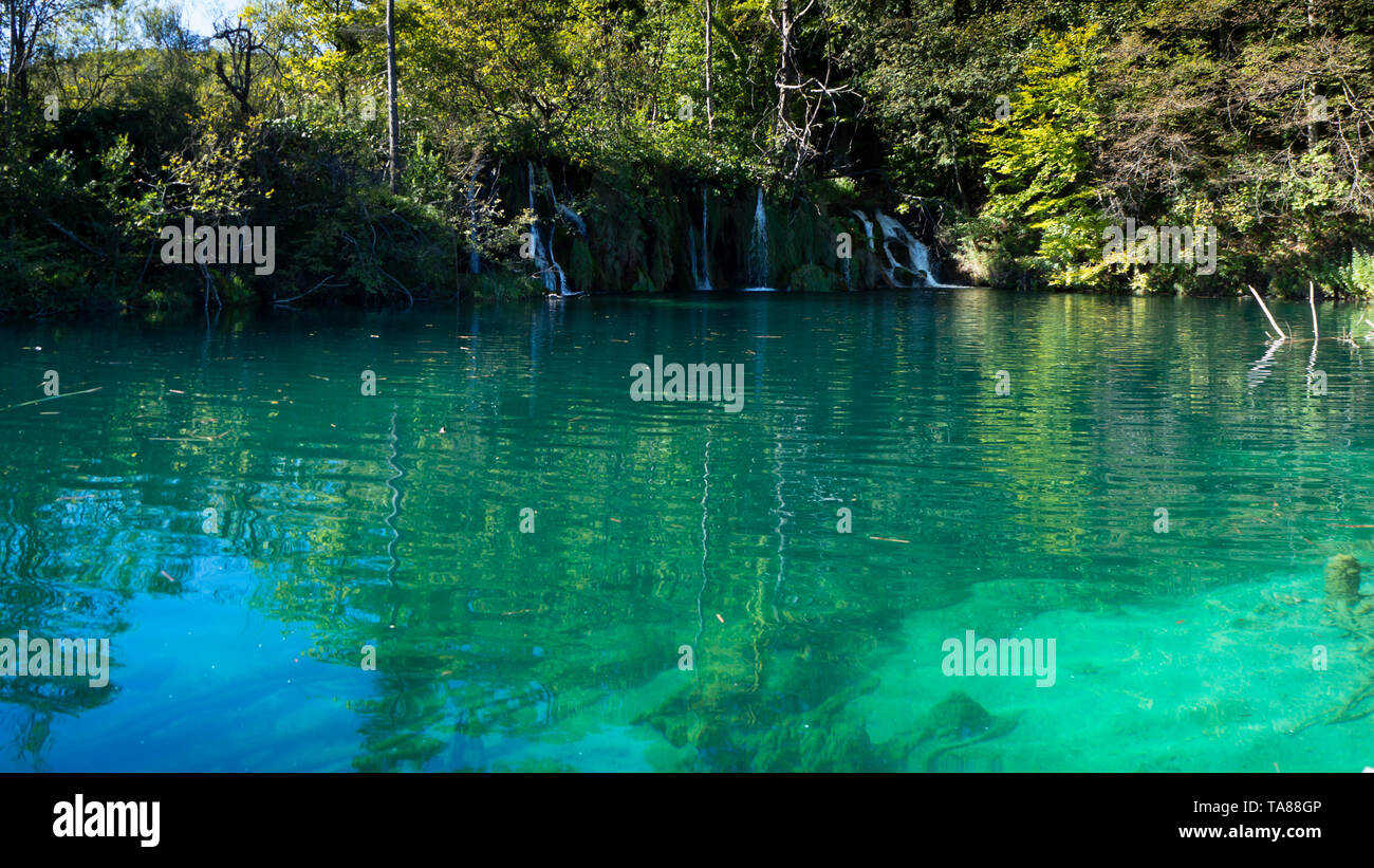 Deep blue lakes hi-res stock photography and images - Alamy