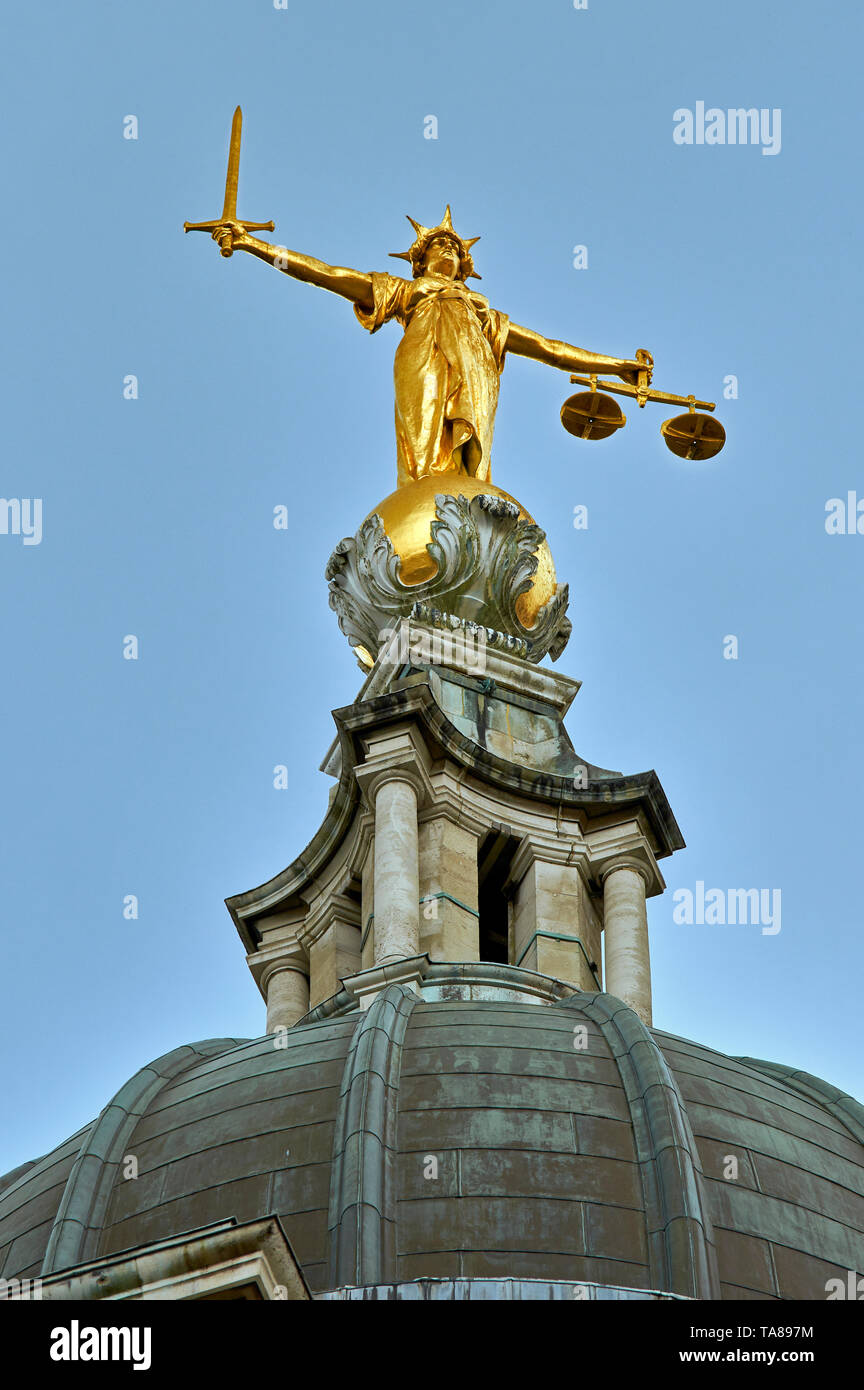 Law statue old bailey hi-res stock photography and images - Alamy