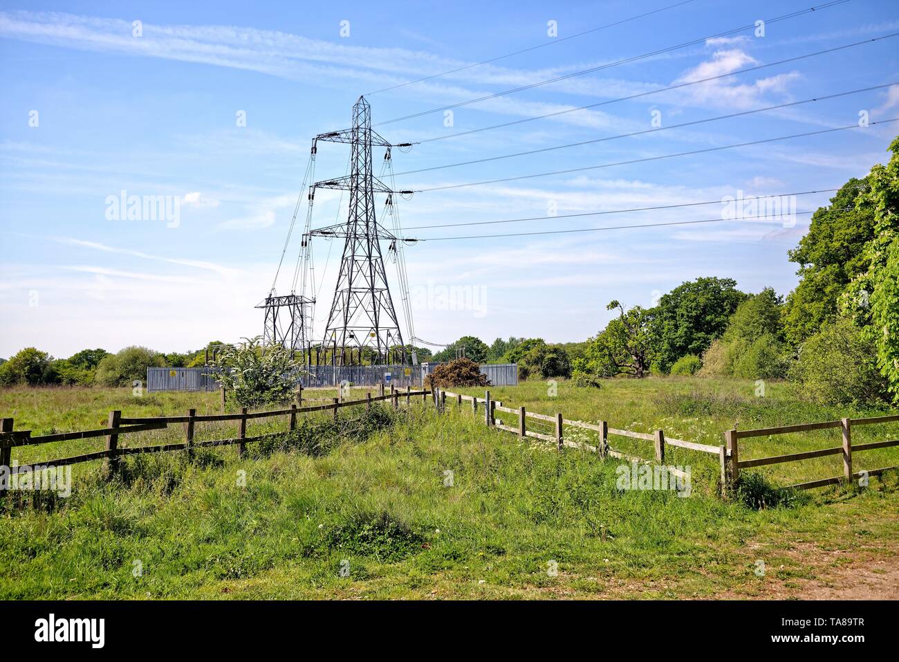Electricity network uk hi-res stock photography and images - Alamy