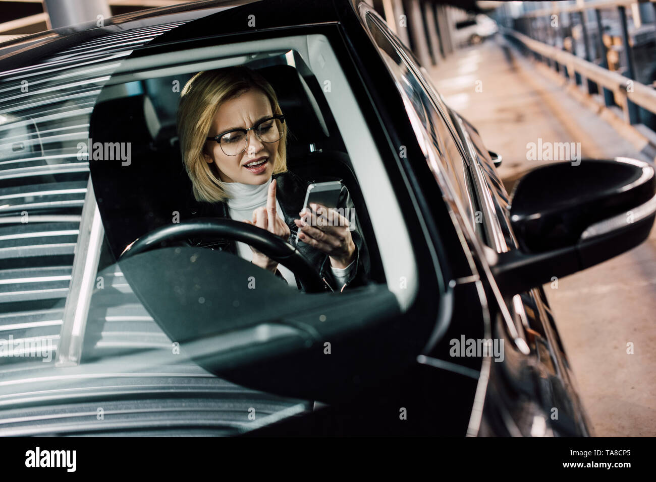 Middle finger car hi-res stock photography and images - Alamy