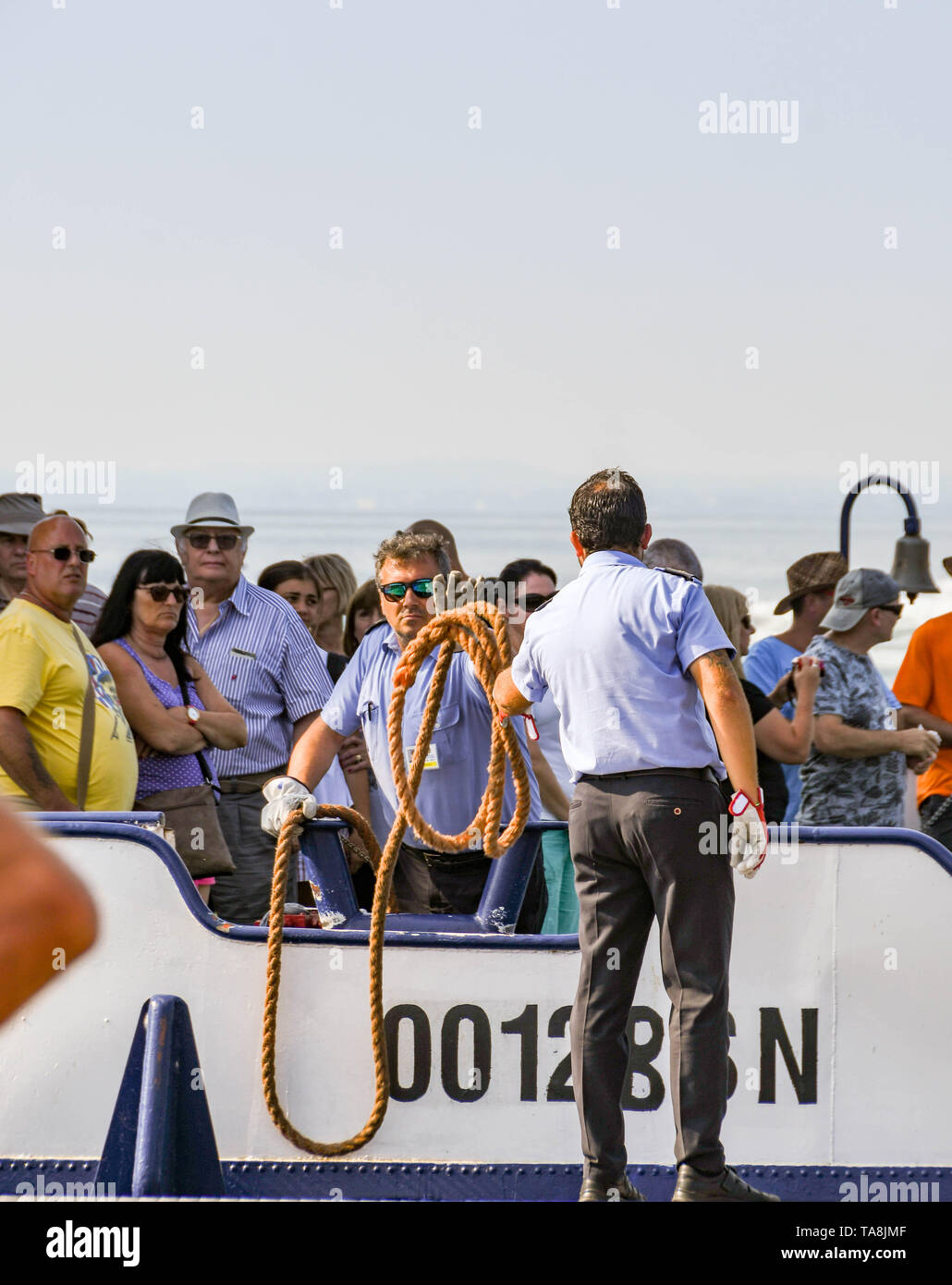 Throwing rope hi-res stock photography and images - Alamy