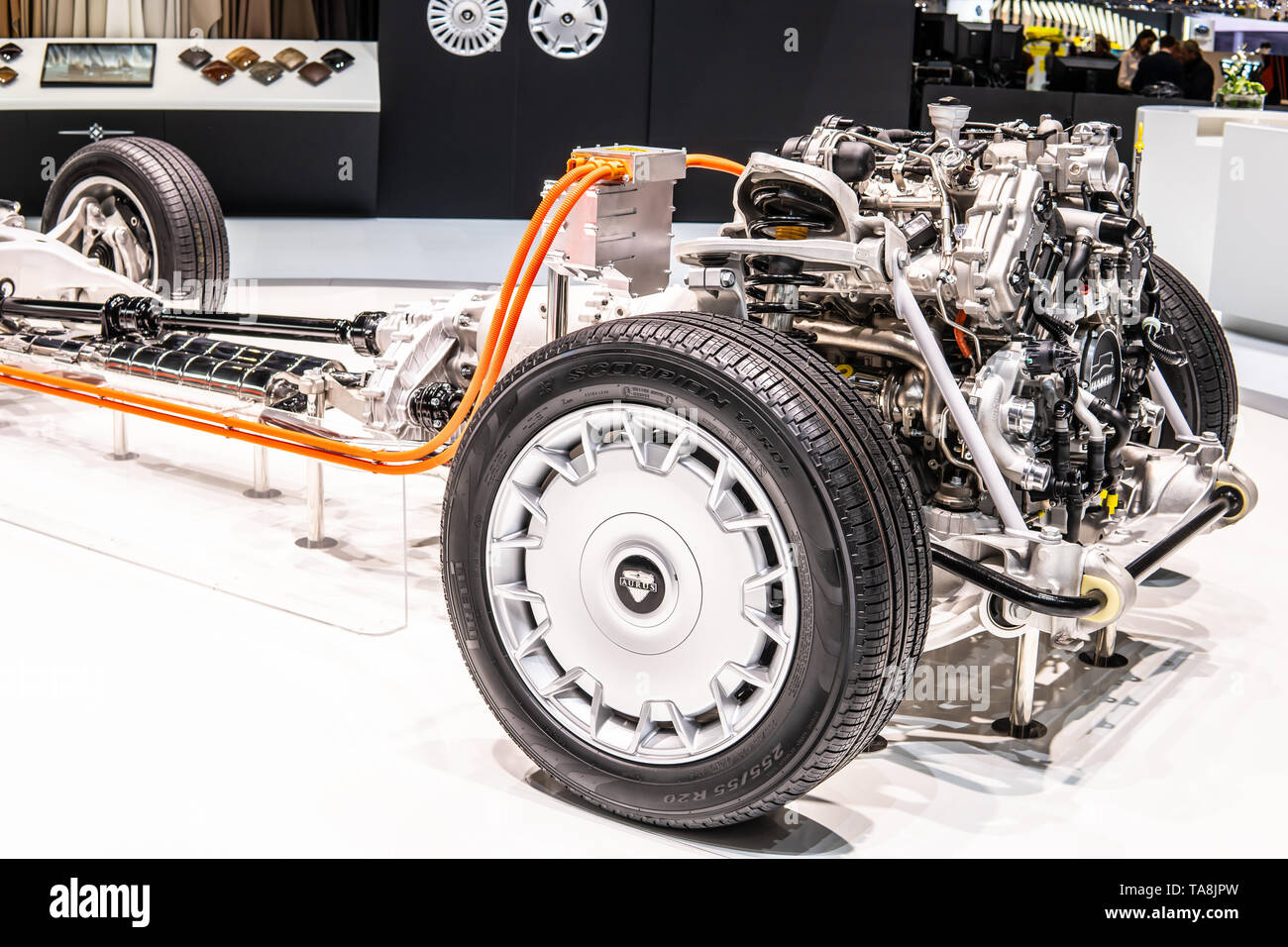 Car cross section hi-res stock photography and images - Alamy