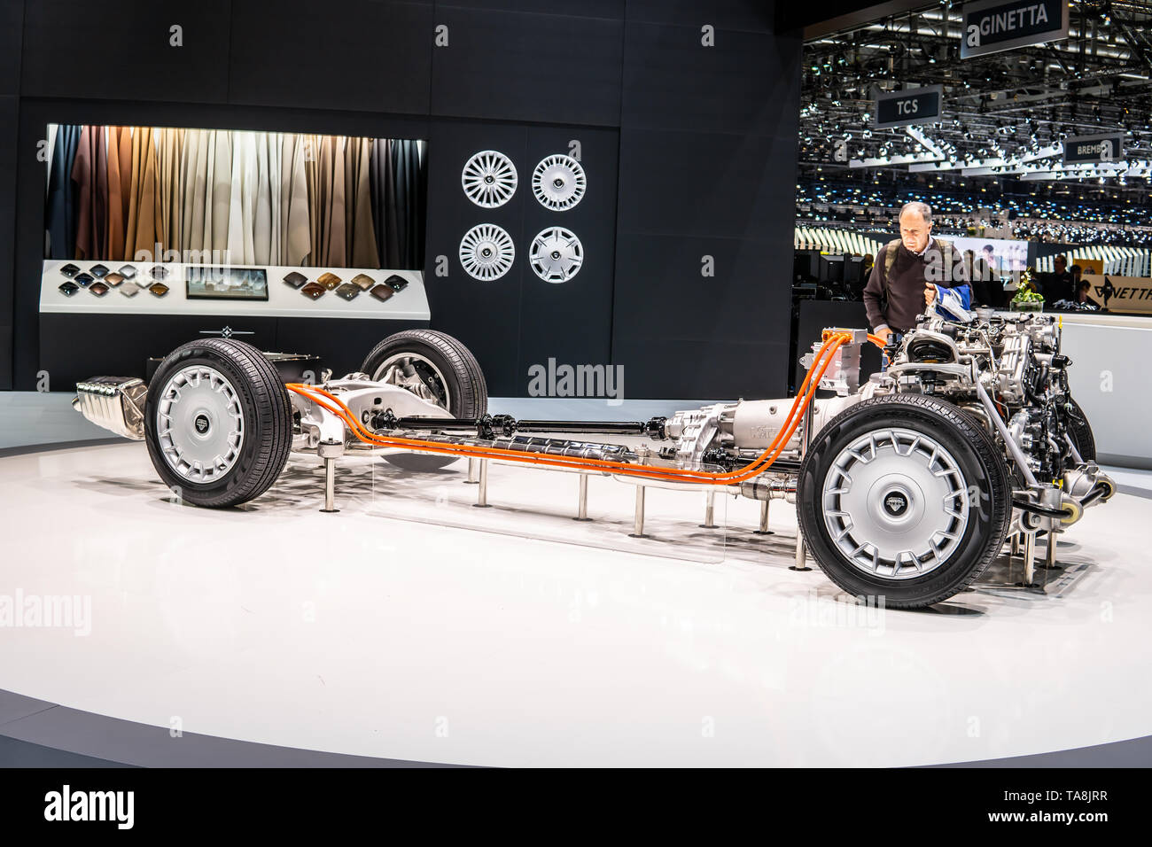 Car cross section hi-res stock photography and images - Alamy