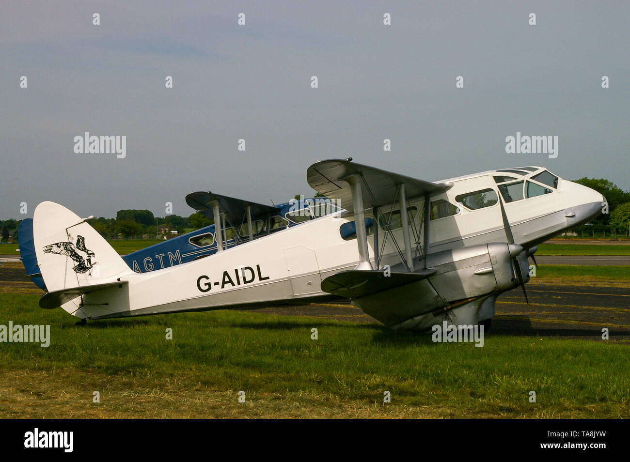De havilland dragon rapide bi plane hi-res stock photography and images ...
