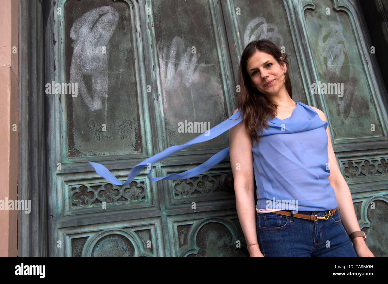 San Francisco Female Model High Resolution Stock Photography and Images ...