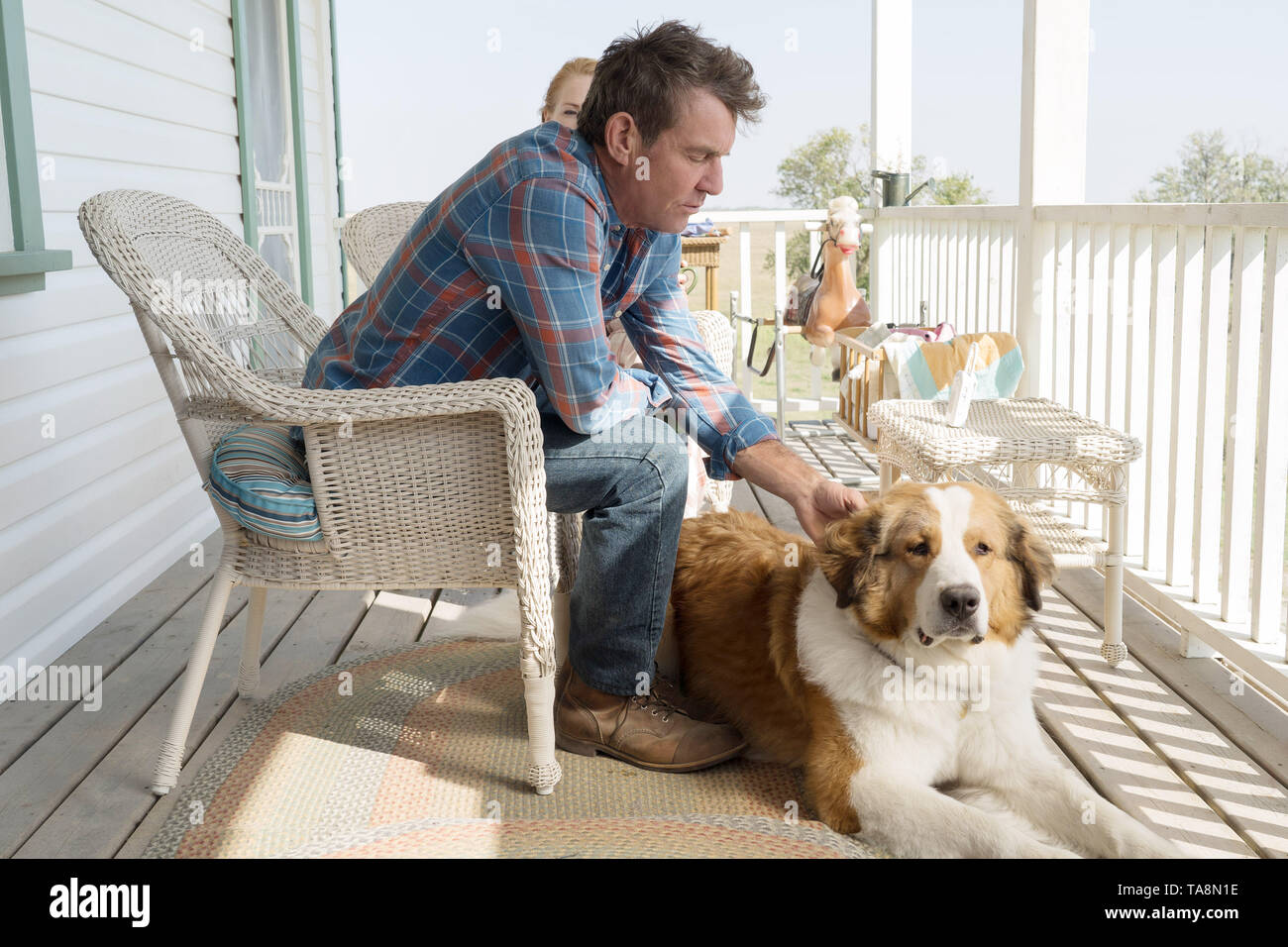 A DOG'S JOURNEY, from left: Dennis Quaid, Bailey the dog as Buddy ...