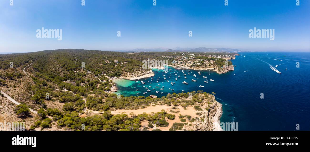 Three finger hi-res stock photography and images - Alamy