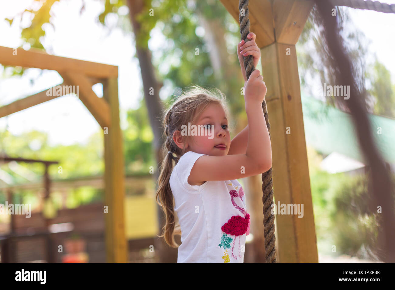 Kids gym climbing rope hi-res stock photography and images - Alamy
