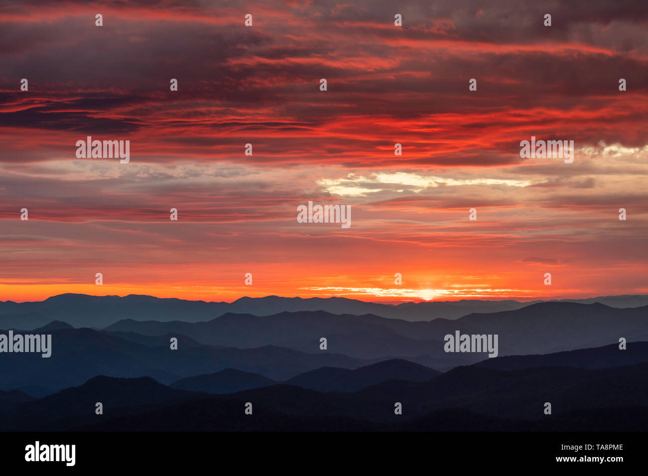 South carolina, blue ridge mountains hi-res stock photography and ...